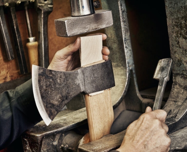 Werkzeughersteller Müller Hammerwerk - Unser Team und Schmiede